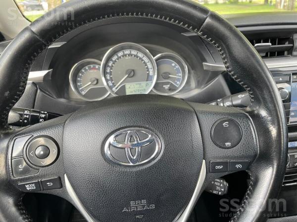Black Toyota Corolla 2015 in Riga, with an engine capacity of 1.60 L and mileage of 429 thousand km for 4690 €, photo 8 on AUTOMOTO.COM.LV