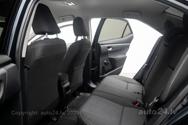 Melns Toyota Corolla 2015 Tallina, ar dzinēja tilpumu 1.60 L un nobraukumu 100 tūkst. km par 10999 €, foto 9 vietnē AUTOMOTO.COM.LV
