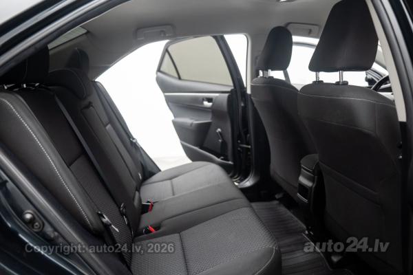 Melns Toyota Corolla 2015 Tallina, ar dzinēja tilpumu 1.60 L un nobraukumu 100 tūkst. km par 10999 €, foto 10 vietnē AUTOMOTO.COM.LV