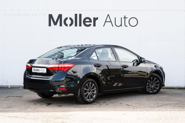 Black Toyota Corolla 2015 in Riga, with an engine capacity of 1.60 L and mileage of 181 thousand km for 7650 €, photo 4 on AUTOMOTO.COM.LV