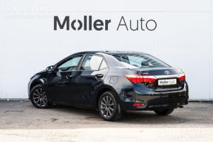 Black Toyota Corolla 2015 in Riga, with an engine capacity of 1.60 L and mileage of 181 thousand km for 7650 €, photo 4 on AUTOMOTO.COM.LV