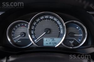 Black Toyota Corolla 2015 in Riga, with an engine capacity of 1.60 L and mileage of 181 thousand km for 7650 €, photo 14 on AUTOMOTO.COM.LV