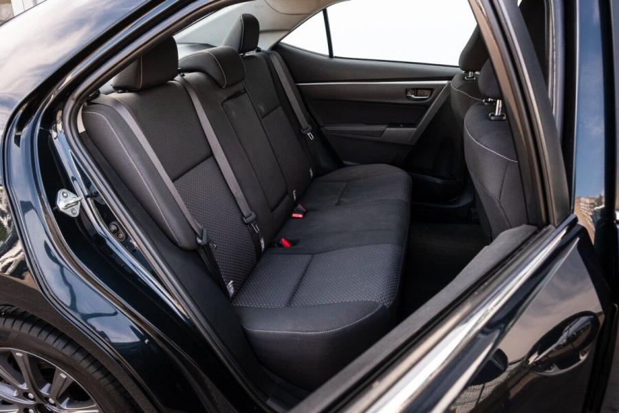 Melns Toyota Corolla 2015 Rīga, ar dzinēja tilpumu 1.60 L un nobraukumu 181 tūkst. km par 7650 €, foto 8 vietnē AUTOMOTO.COM.LV