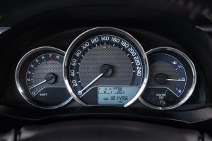 Melns Toyota Corolla 2015 Rīga, ar dzinēja tilpumu 1.60 L un nobraukumu 181 tūkst. km par 7650 €, foto 14 vietnē AUTOMOTO.COM.LV