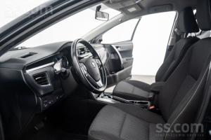 Melns Toyota Corolla 2015 Tallina, ar dzinēja tilpumu 1.60 L un nobraukumu 100 tūkst. km par 10999 €, foto 10 vietnē AUTOMOTO.COM.LV