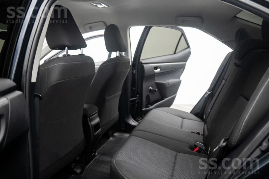 Melns Toyota Corolla 2015 Tallina, ar dzinēja tilpumu 1.60 L un nobraukumu 100 tūkst. km par 10999 €, foto 11 vietnē AUTOMOTO.COM.LV