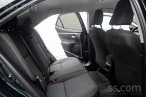 Melns Toyota Corolla 2015 Tallina, ar dzinēja tilpumu 1.60 L un nobraukumu 100 tūkst. km par 10999 €, foto 12 vietnē AUTOMOTO.COM.LV