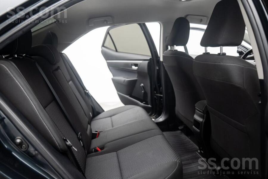 Melns Toyota Corolla 2015 Tallina, ar dzinēja tilpumu 1.60 L un nobraukumu 100 tūkst. km par 10999 €, foto 12 vietnē AUTOMOTO.COM.LV