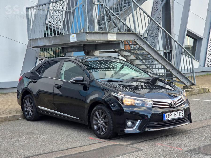 Melns Toyota Corolla 2015 Rīga, ar dzinēja tilpumu 1.60 L un nobraukumu 222 tūkst. km par 7350 €, foto 1 vietnē AUTOMOTO.COM.LV