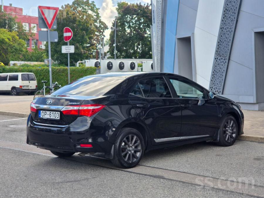 Melns Toyota Corolla 2015 Rīga, ar dzinēja tilpumu 1.60 L un nobraukumu 222 tūkst. km par 7350 €, foto 5 vietnē AUTOMOTO.COM.LV