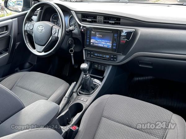 Toyota Corolla 2015 Tartu vietnē Melns Toyota Corolla 2015 Tartu, ar dzinēja tilpumu 1.60 L un nobraukumu 177 tūkst. km par 8950 €, foto 4 vietnē AUTOMOTO.COM.LV