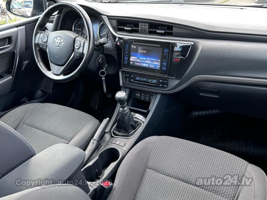 Melns Toyota Corolla 2015 Tartu, ar dzinēja tilpumu 1.60 L un nobraukumu 177 tūkst. km par 8950 €, foto 4 vietnē AUTOMOTO.COM.LV