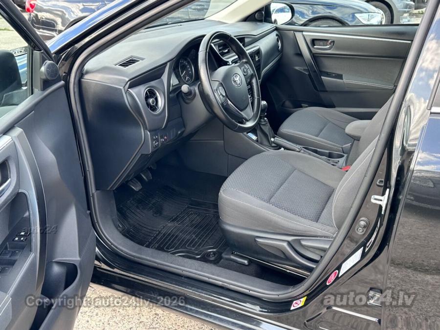 Melns Toyota Corolla 2015 Tartu, ar dzinēja tilpumu 1.60 L un nobraukumu 177 tūkst. km par 8950 €, foto 5 vietnē AUTOMOTO.COM.LV