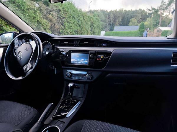 Toyota Corolla 2015 Anykščiai vietnē Melns Toyota Corolla 2015 Anykščiai, ar dzinēja tilpumu 1.60 L un nobraukumu 140 tūkst. km par 8450 €, foto 6 vietnē AUTOMOTO.COM.LV