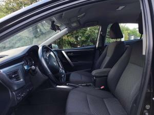 Melns Toyota Corolla 2015 Anykščiai, ar dzinēja tilpumu 1.60 L un nobraukumu 140 tūkst. km par 8450 €, foto 8 vietnē AUTOMOTO.COM.LV