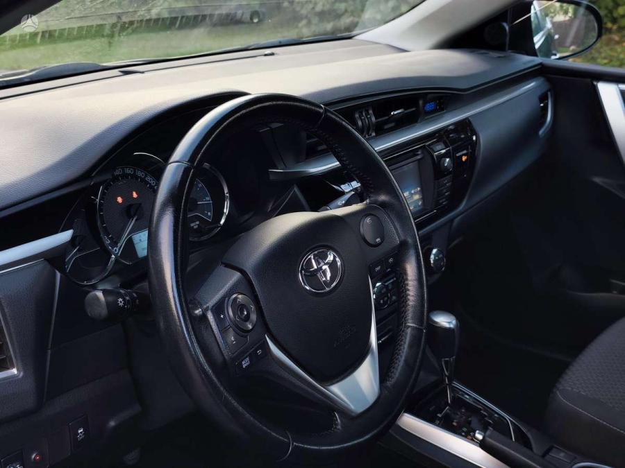 Melns Toyota Corolla 2015 Anykščiai, ar dzinēja tilpumu 1.60 L un nobraukumu 140 tūkst. km par 8450 €, foto 9 vietnē AUTOMOTO.COM.LV