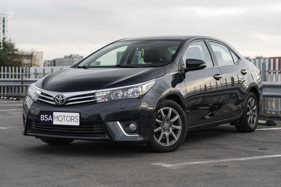 Black Toyota Corolla 2016 in Vilnius, with an engine capacity of 1.60 L and mileage of 118 thousand km for 8399 €, photo 2 on AUTOMOTO.COM.LV