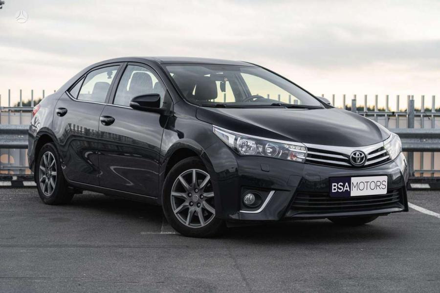 Black Toyota Corolla 2016 in Vilnius, with an engine capacity of 1.60 L and mileage of 118 thousand km for 8399 €, photo 3 on AUTOMOTO.COM.LV