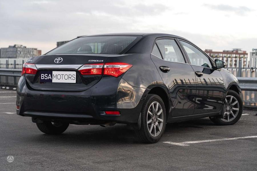 Black Toyota Corolla 2016 in Vilnius, with an engine capacity of 1.60 L and mileage of 118 thousand km for 8399 €, photo 7 on AUTOMOTO.COM.LV