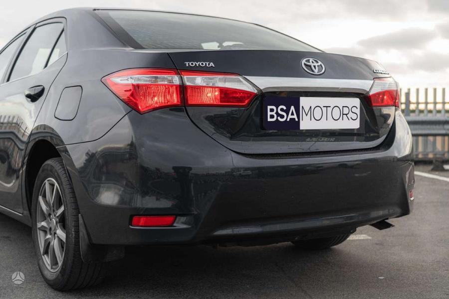 Black Toyota Corolla 2016 in Vilnius, with an engine capacity of 1.60 L and mileage of 118 thousand km for 8399 €, photo 9 on AUTOMOTO.COM.LV