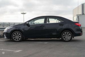 Black Toyota Corolla 2016 in Vilnius, with an engine capacity of 1.60 L and mileage of 118 thousand km for 8399 €, photo 13 on AUTOMOTO.COM.LV