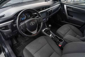 Black Toyota Corolla 2016 in Vilnius, with an engine capacity of 1.60 L and mileage of 118 thousand km for 8399 €, photo 18 on AUTOMOTO.COM.LV