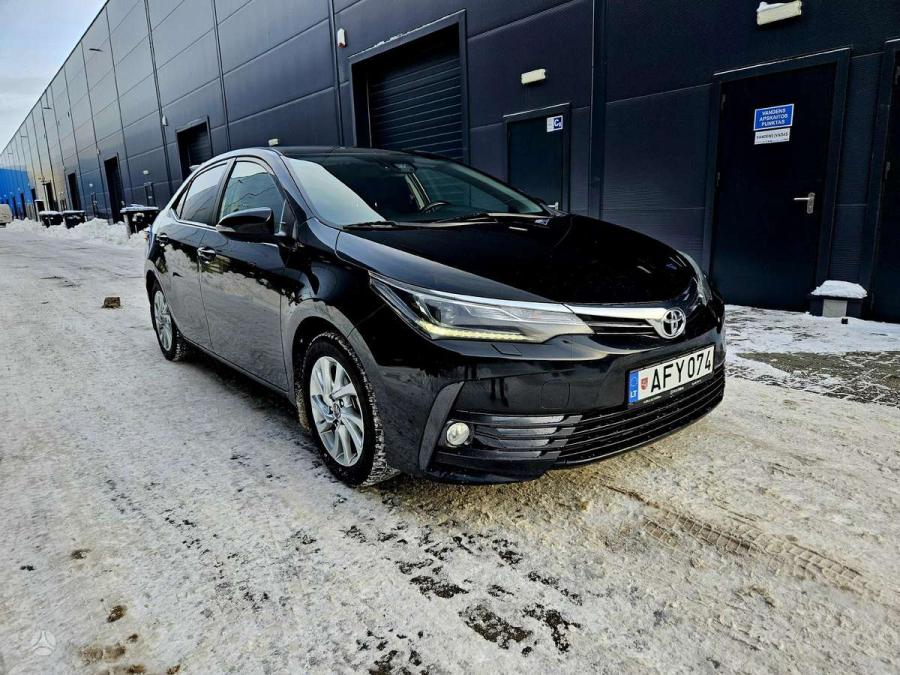 Melns Toyota Corolla 2017 Klaipėda, ar dzinēja tilpumu 1.60 L un nobraukumu 190 tūkst. km par 12000 €, foto 1 vietnē AUTOMOTO.COM.LV