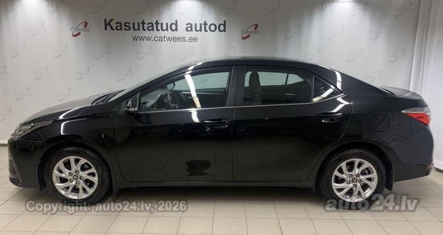 Black Toyota Corolla 2017 in Tallinn, with an engine capacity of 1.60 L and mileage of 95 thousand km for 11900 €, photo 3 on AUTOMOTO.COM.LV