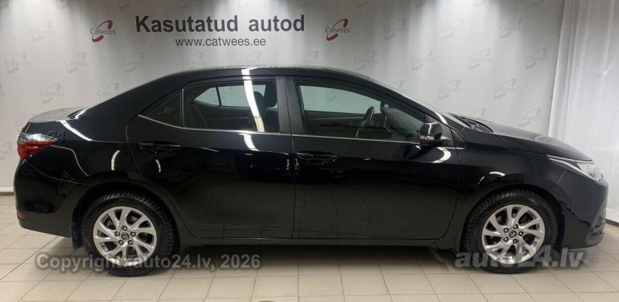 Black Toyota Corolla 2017 in Tallinn, with an engine capacity of 1.60 L and mileage of 95 thousand km for 11900 €, photo 6 on AUTOMOTO.COM.LV