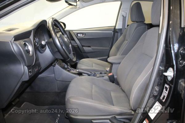 Melns Toyota Corolla 2017 Tallina, ar dzinēja tilpumu 1.60 L un nobraukumu 115 tūkst. km par 11990 €, foto 11 vietnē AUTOMOTO.COM.LV