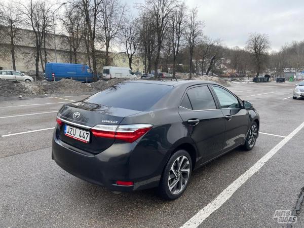 Melns Toyota Corolla 2017 Viļņa, ar dzinēja tilpumu 1.60 L un nobraukumu 104 tūkst. km par 14900 €, foto 2 vietnē AUTOMOTO.COM.LV