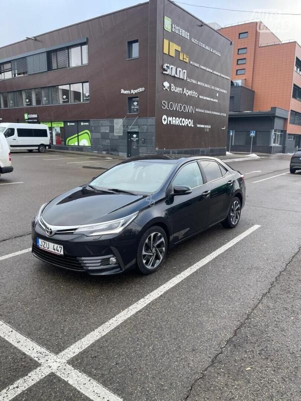 Melns Toyota Corolla 2017 Viļņa, ar dzinēja tilpumu 1.60 L un nobraukumu 104 tūkst. km par 14900 €, foto 3 vietnē AUTOMOTO.COM.LV