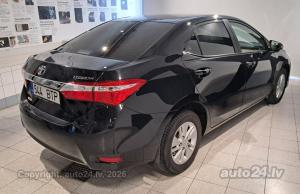 Black Toyota Corolla 2017 in Narva, with an engine capacity of 1.60 L and mileage of 48 thousand km for 11490 €, photo 2 on AUTOMOTO.COM.LV