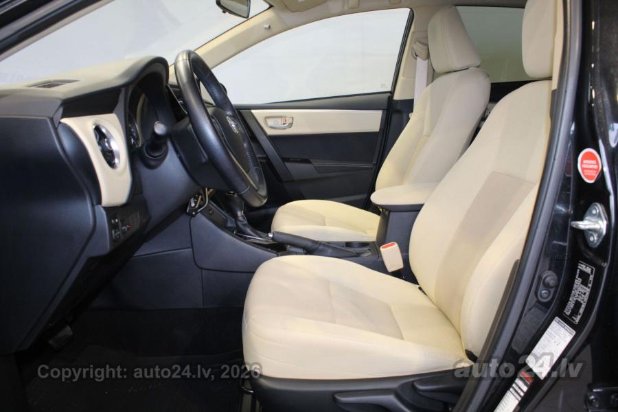 Melns Toyota Corolla 2017 Tallina, ar dzinēja tilpumu 1.60 L un nobraukumu 100 tūkst. km par 11490 €, foto 12 vietnē AUTOMOTO.COM.LV