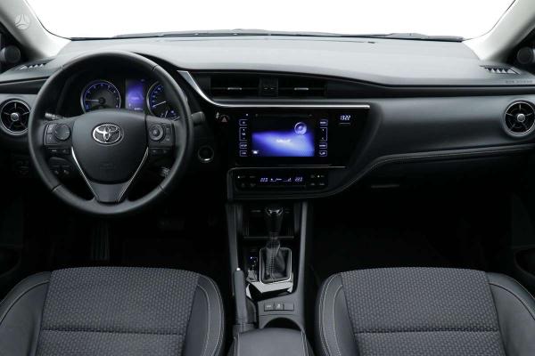 Melns Toyota Corolla 2017 Viļņa, ar dzinēja tilpumu 1.60 L un nobraukumu 87 tūkst. km par 12900 €, foto 7 vietnē AUTOMOTO.COM.LV