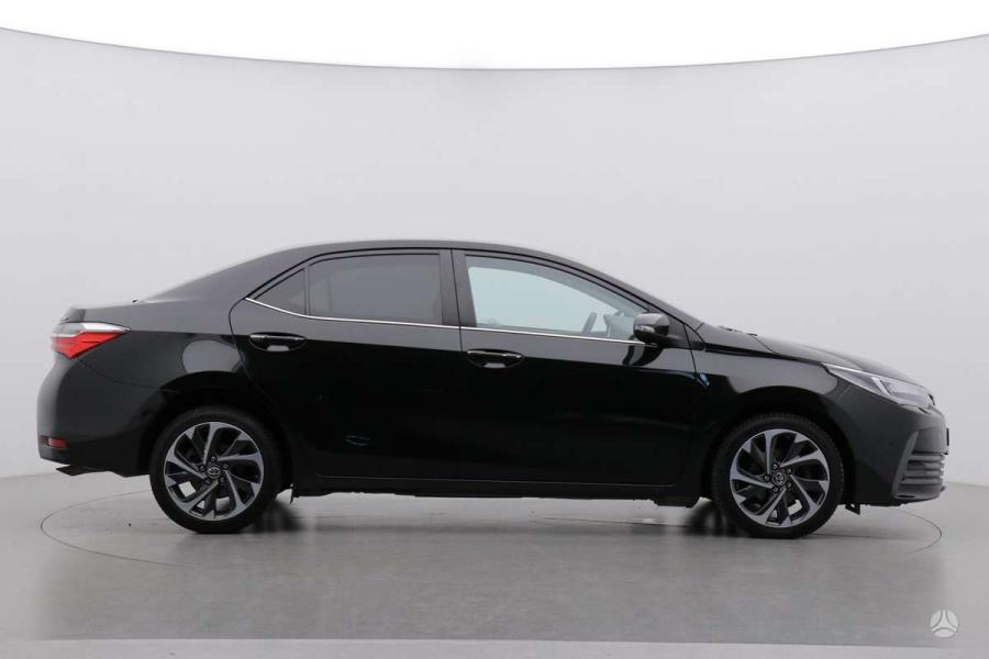 Melns Toyota Corolla 2017 Viļņa, ar dzinēja tilpumu 1.60 L un nobraukumu 87 tūkst. km par 12900 €, foto 18 vietnē AUTOMOTO.COM.LV
