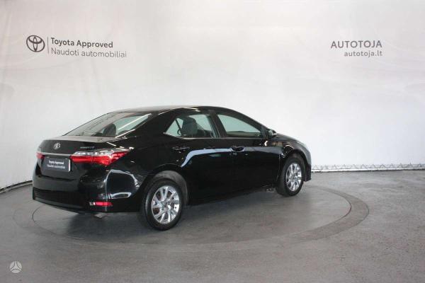 Melns Toyota Corolla 2017 Kauņa, ar dzinēja tilpumu 1.60 L un nobraukumu 133 tūkst. km par 12500 €, foto 2 vietnē AUTOMOTO.COM.LV