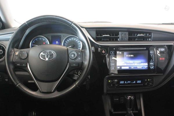 Melns Toyota Corolla 2017 Kauņa, ar dzinēja tilpumu 1.60 L un nobraukumu 133 tūkst. km par 12500 €, foto 9 vietnē AUTOMOTO.COM.LV