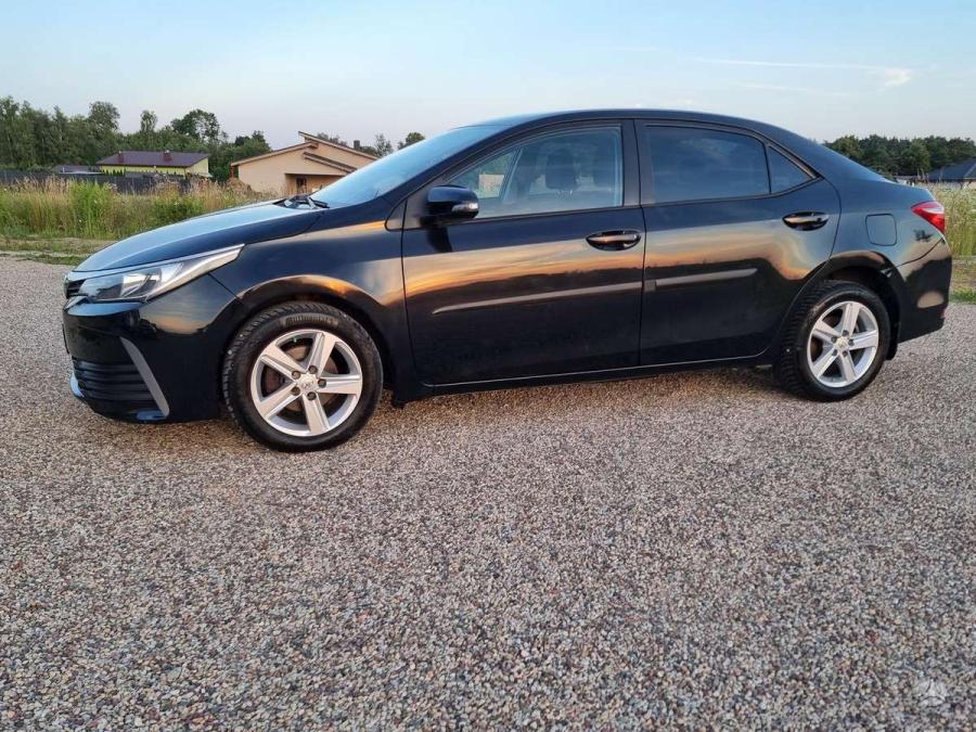 Melns Toyota Corolla 2017 Viļņa, ar dzinēja tilpumu 1.40 L un nobraukumu 300 tūkst. km par 6550 €, foto 7 vietnē AUTOMOTO.COM.LV
