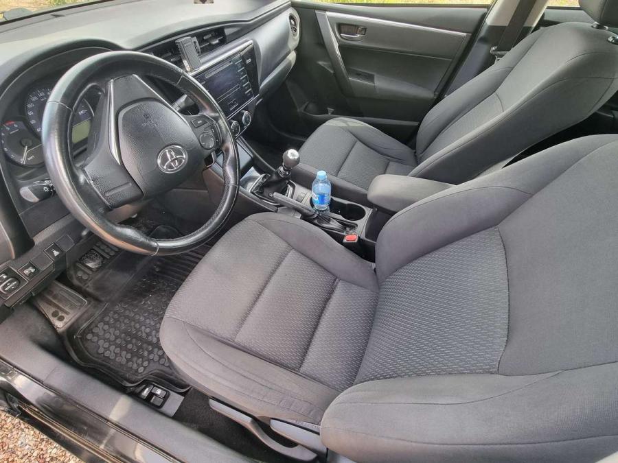 Melns Toyota Corolla 2017 Viļņa, ar dzinēja tilpumu 1.40 L un nobraukumu 300 tūkst. km par 6550 €, foto 10 vietnē AUTOMOTO.COM.LV
