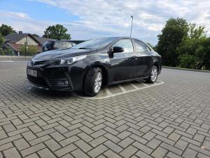 Melns Toyota Corolla 2017 Viļņa, ar dzinēja tilpumu 1.60 L un nobraukumu 189 tūkst. km par 10100 €, foto  vietnē AUTOMOTO.COM.LV