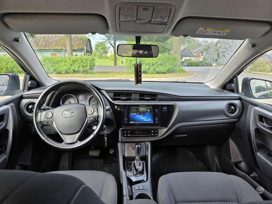 Melns Toyota Corolla 2017 Viļņa, ar dzinēja tilpumu 1.60 L un nobraukumu 189 tūkst. km par 10100 €, foto 8 vietnē AUTOMOTO.COM.LV