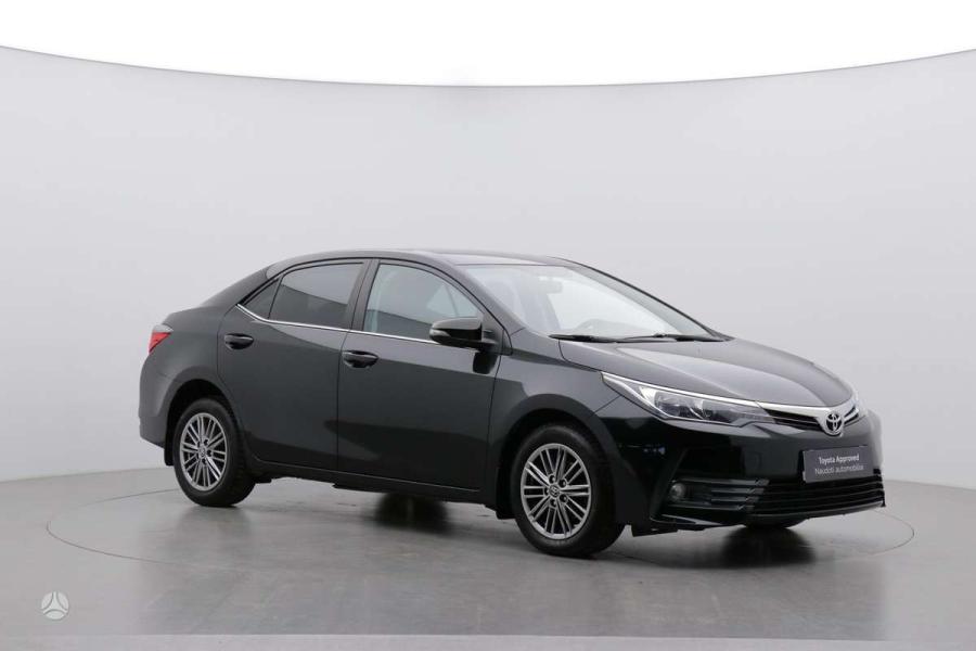 Black Toyota Corolla 2018 in Vilnius, with an engine capacity of 1.60 L and mileage of 136 thousand km for 11900 €, photo 19 on AUTOMOTO.COM.LV