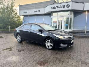 Black Toyota Corolla 2018 in Vilnius, with an engine capacity of 1.40 L and mileage of 160 thousand km for 10499 €, photo 4 on AUTOMOTO.COM.LV