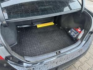 Black Toyota Corolla 2018 in Vilnius, with an engine capacity of 1.40 L and mileage of 160 thousand km for 10499 €, photo 18 on AUTOMOTO.COM.LV