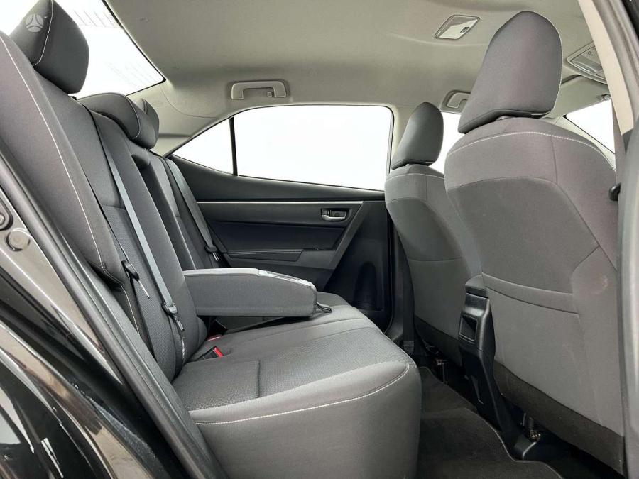 Melns Toyota Corolla 2018 Viļņa, ar dzinēja tilpumu 1.60 L un nobraukumu 174 tūkst. km par 10900 €, foto 8 vietnē AUTOMOTO.COM.LV