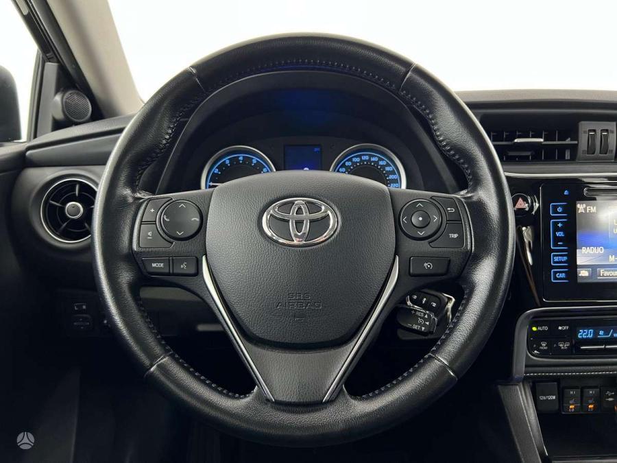 Melns Toyota Corolla 2018 Viļņa, ar dzinēja tilpumu 1.60 L un nobraukumu 174 tūkst. km par 10900 €, foto 13 vietnē AUTOMOTO.COM.LV