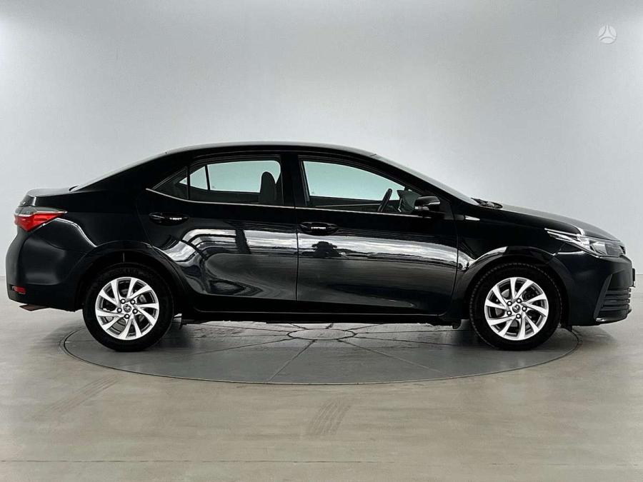 Melns Toyota Corolla 2018 Viļņa, ar dzinēja tilpumu 1.60 L un nobraukumu 174 tūkst. km par 10900 €, foto 17 vietnē AUTOMOTO.COM.LV
