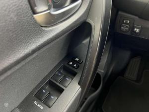 Melns Toyota Corolla 2018 Viļņa, ar dzinēja tilpumu 1.60 L un nobraukumu 174 tūkst. km par 10900 €, foto 25 vietnē AUTOMOTO.COM.LV