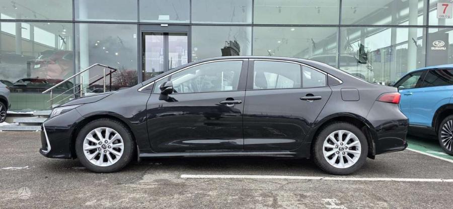 Melns Toyota Corolla 2019 Viļņa, ar dzinēja tilpumu 1.60 L un nobraukumu 80 tūkst. km par 14999 €, foto 6 vietnē AUTOMOTO.COM.LV